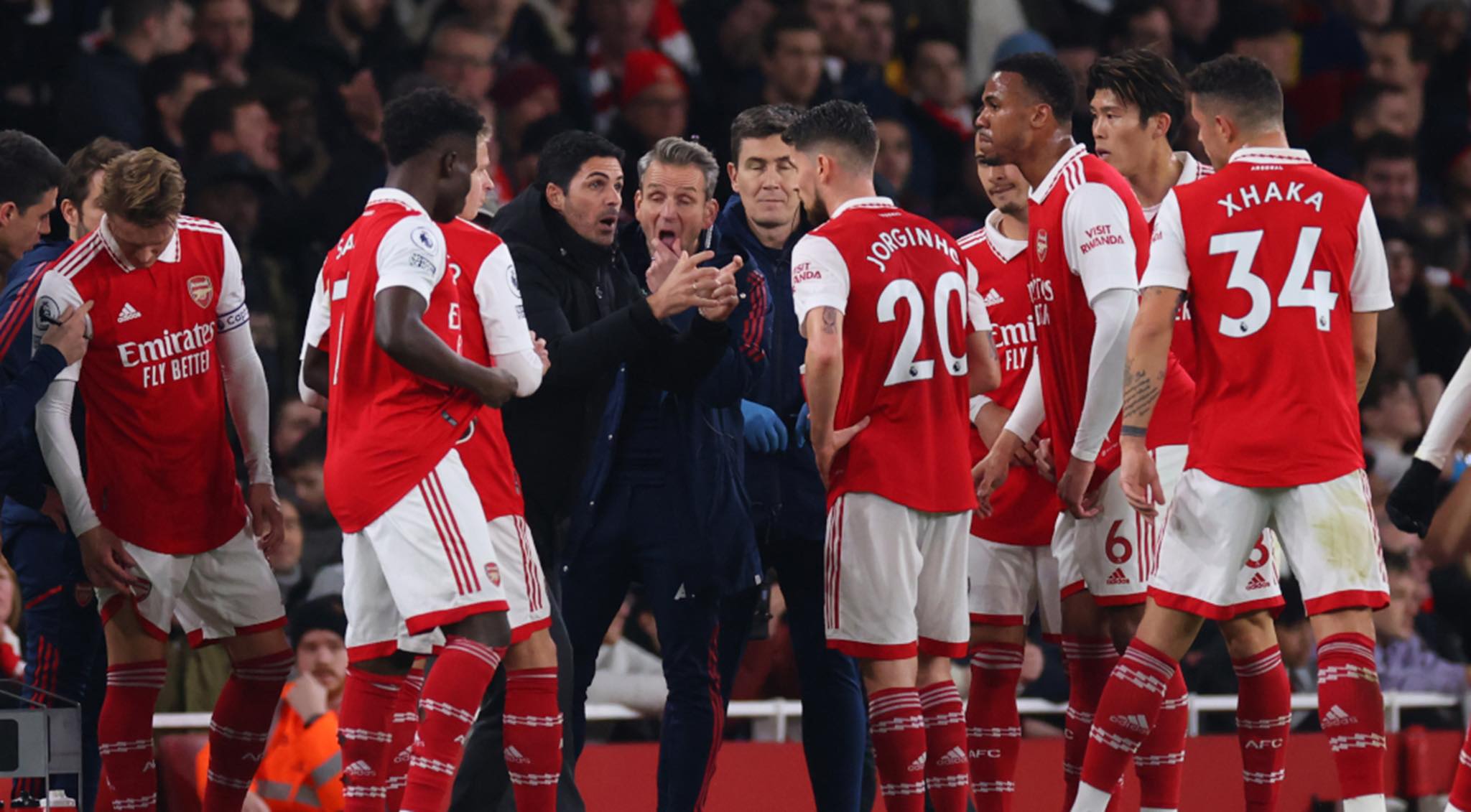 ไม่คู่ควร ! เผยเหตุกูรูร่วมสับ แข้งปืน - BK8 Premier League bk8 epl